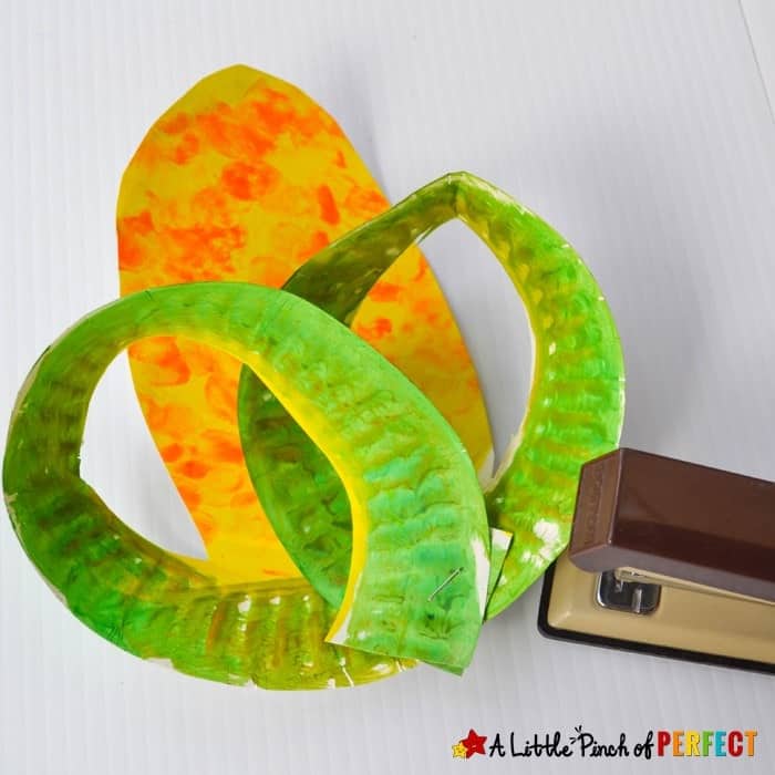 Paper Plate Corn: Easy Harvest Craft for Kids to Make - A Little Pinch ...